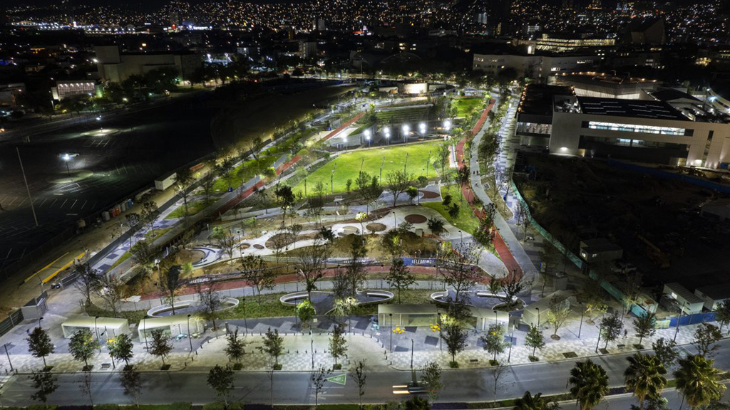 Parque Central del Tecnológico de Monterrey – Lighteam Gustavo Aviles